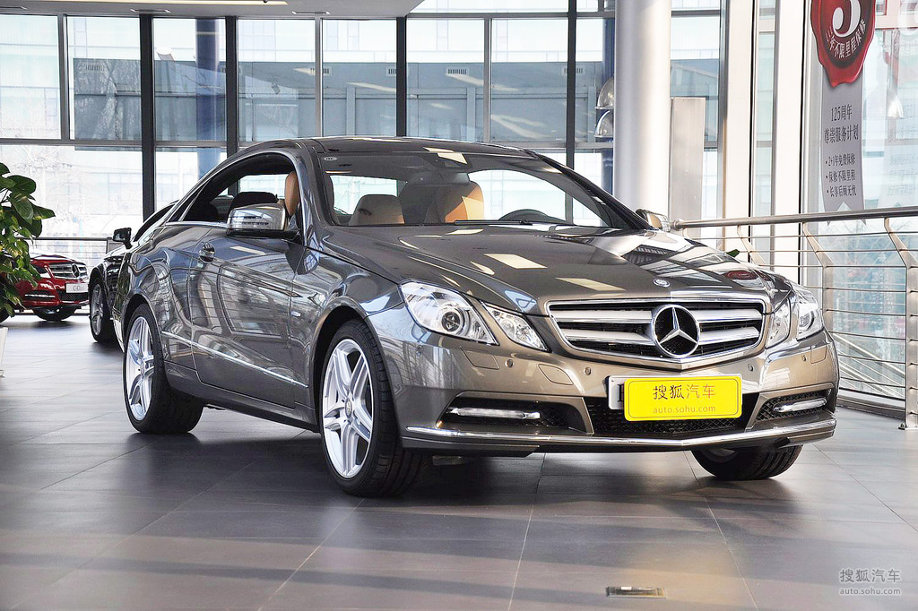 【奔驰E级双门 2011款E260 coupe外观钯银高清图片t1174363】_奔驰高清图片_搜狐汽车网